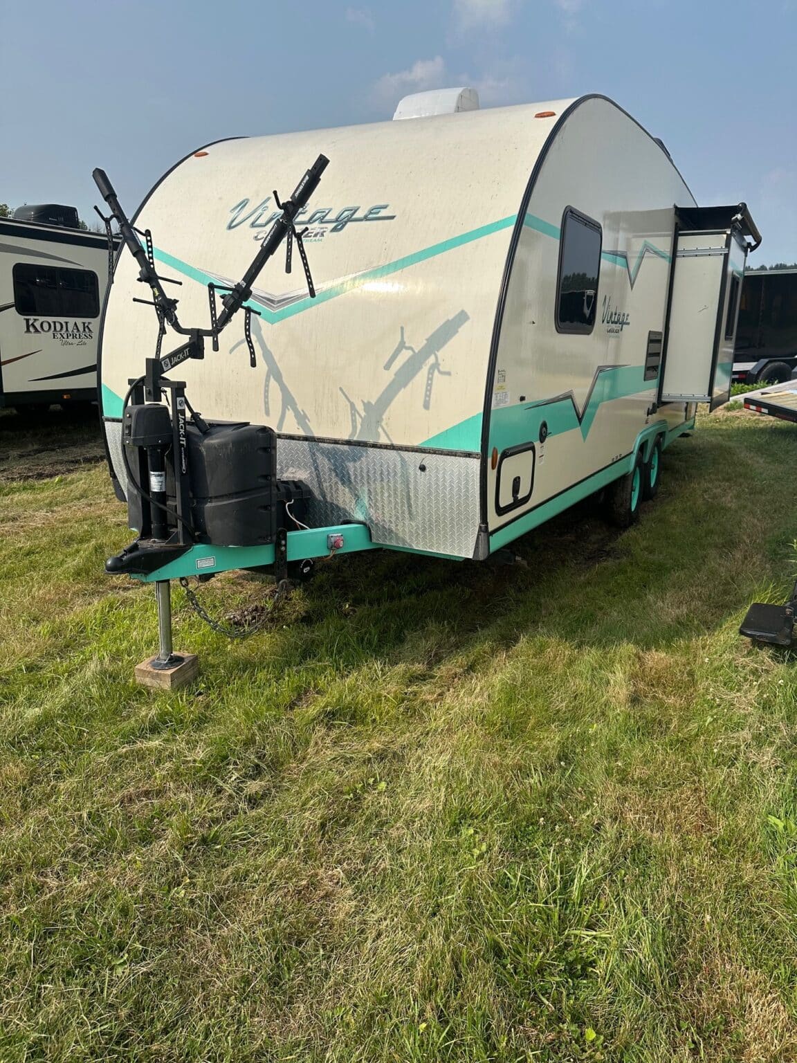 Pre-Owned Inventory - Imperial Trailer Sales